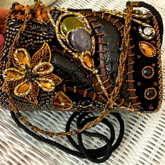 Unique Vintage | Bags | Vntg Bead Embossed Floral Stones Embellished ...